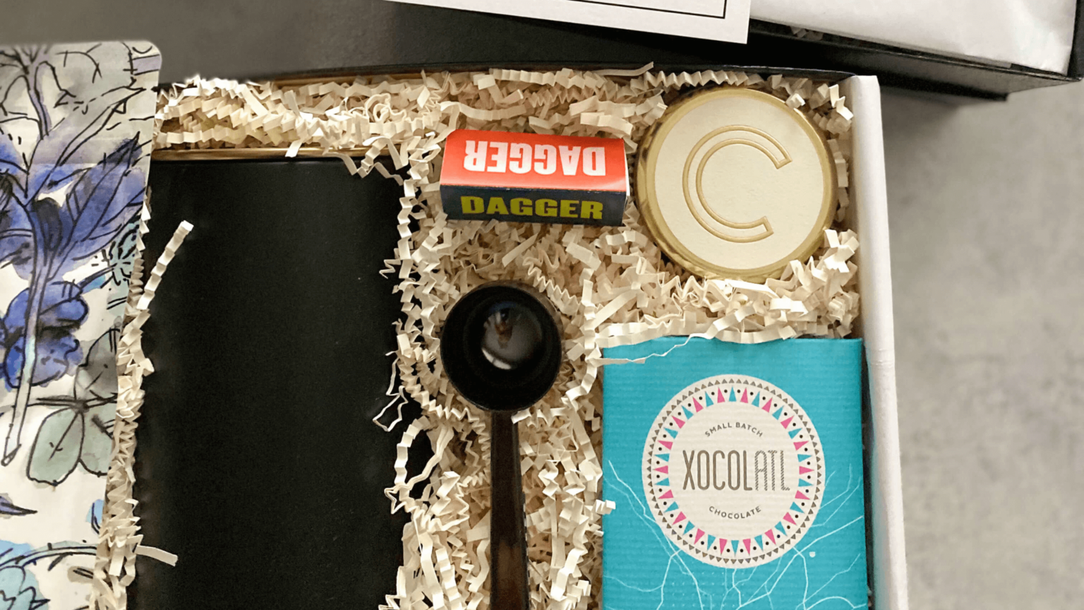 How to create corporate gift boxes that highlight your organization’s ...